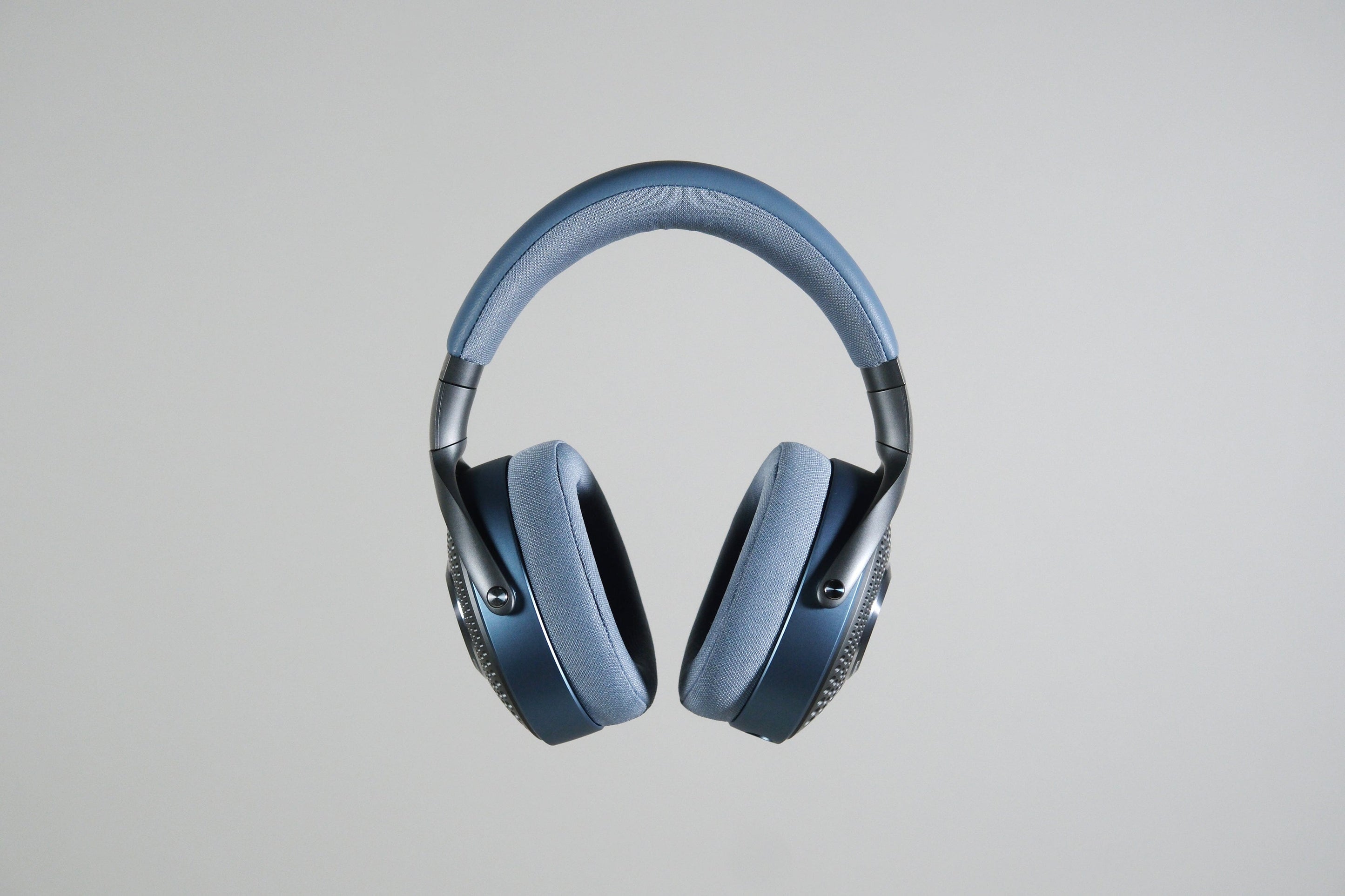 Focal Azurys Closed-Back Dynamic Driver Headphone - Headphones.com